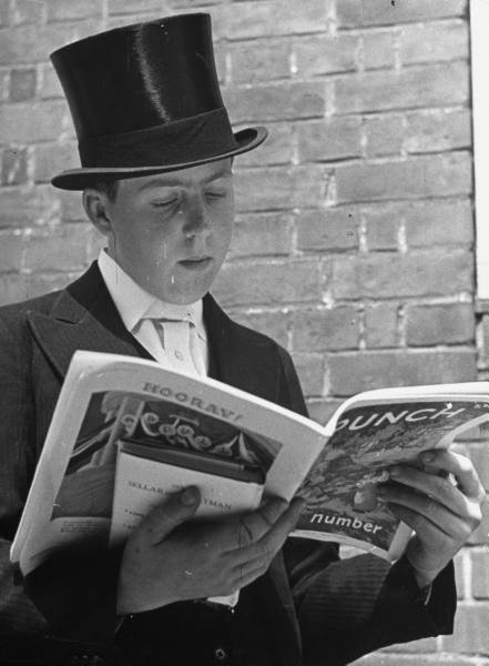 Byrne Robotics: Celebs and others reading comic books!